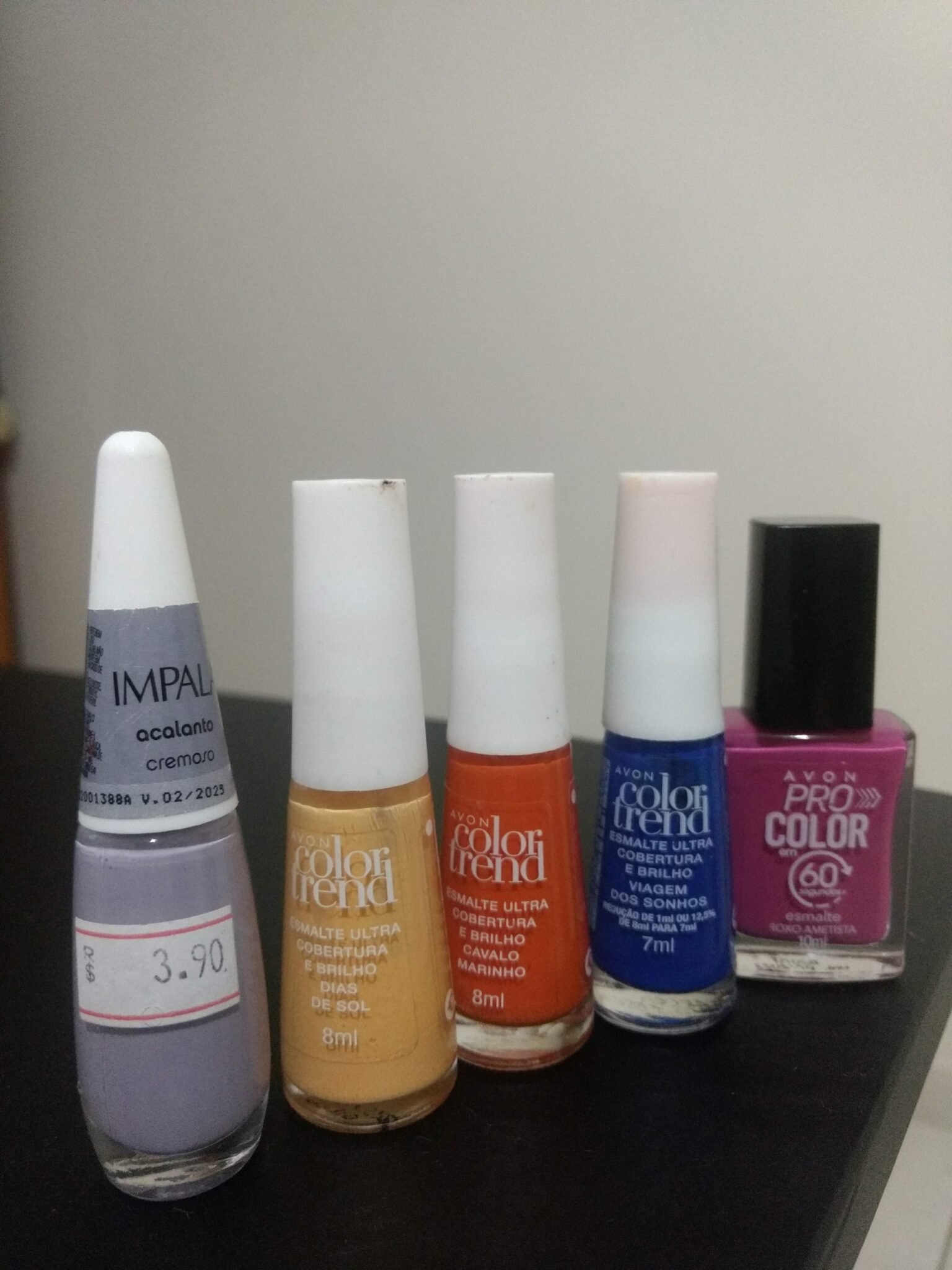 Copie o Look: Unhas da Enid Sinclair da Série Wandinha da Netflix ...